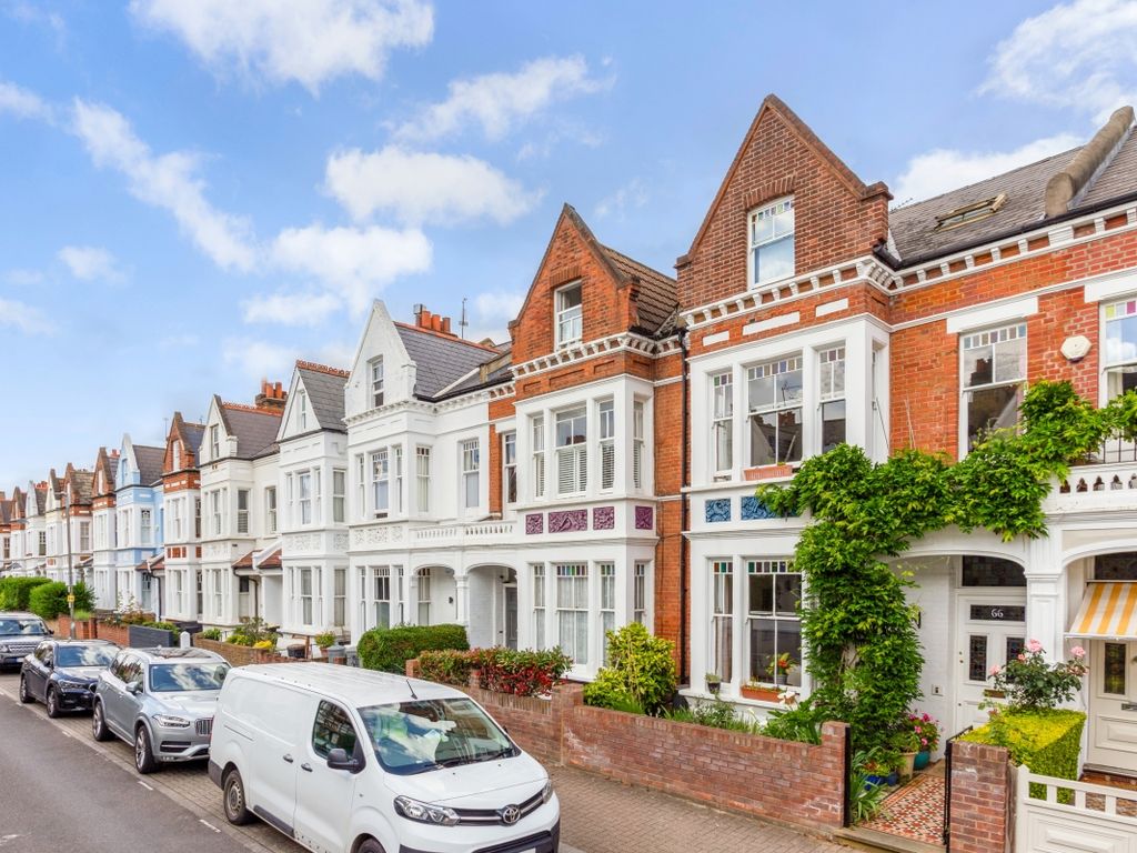 1 bed flat to rent in Chelverton Road, London SW15, £2,500 pcm - Zoopla