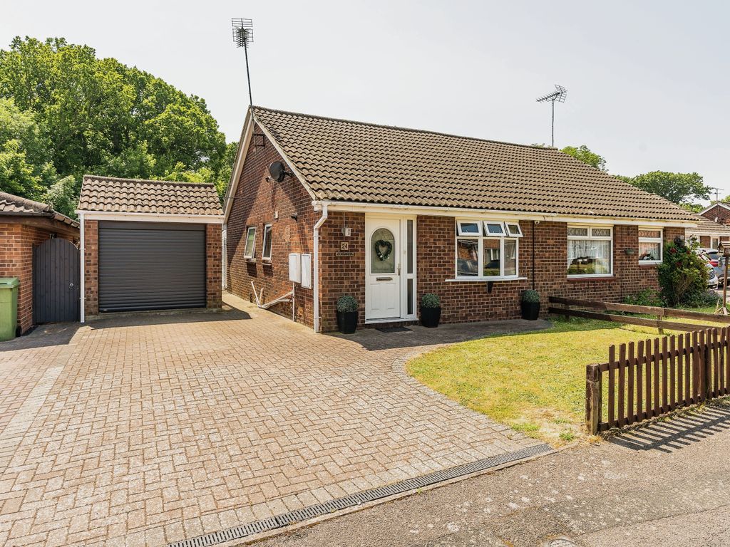 2 bed bungalow for sale in Fowey Close, Chatham, Kent ME5 - Zoopla