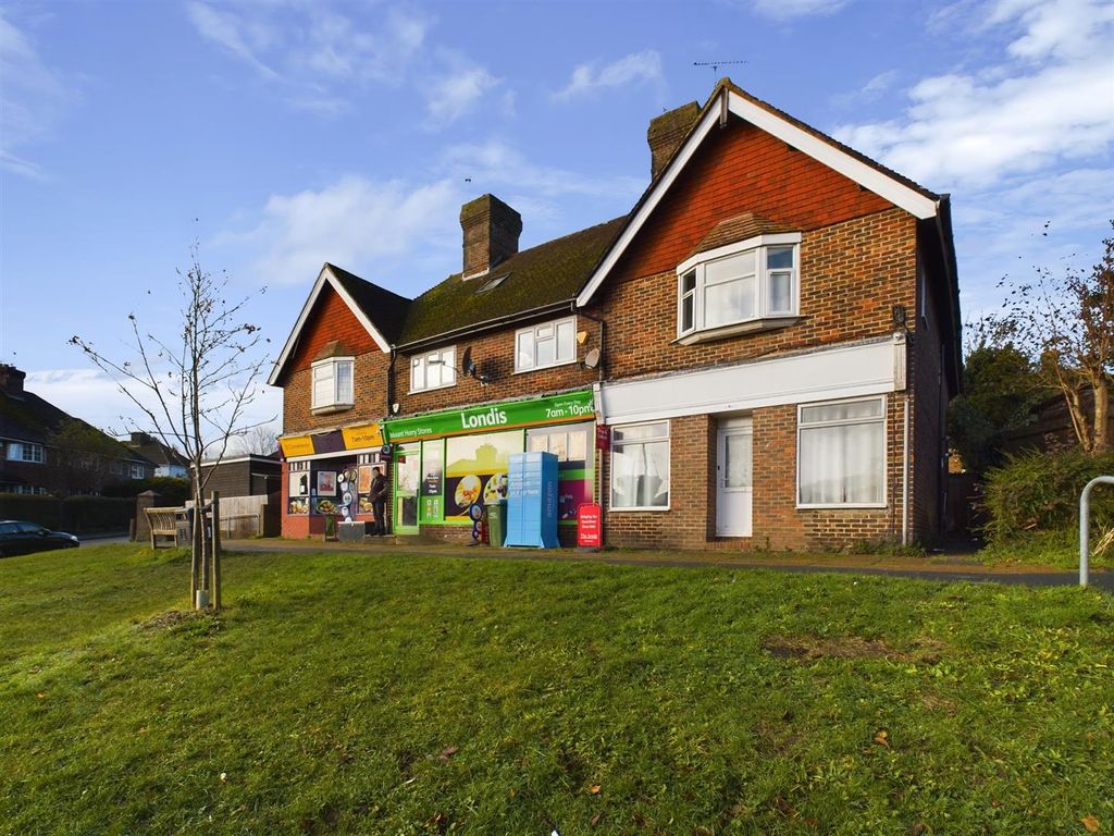 3 bed maisonette to rent in Mount Harry Road, Lewes BN7, £1,400 pcm ...