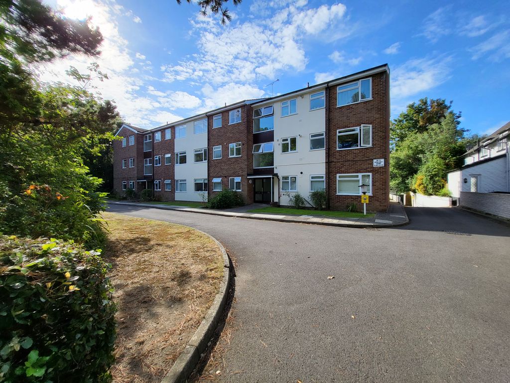 2 bed flat to rent in Gervis Road, Bournemouth BH1 - Zoopla