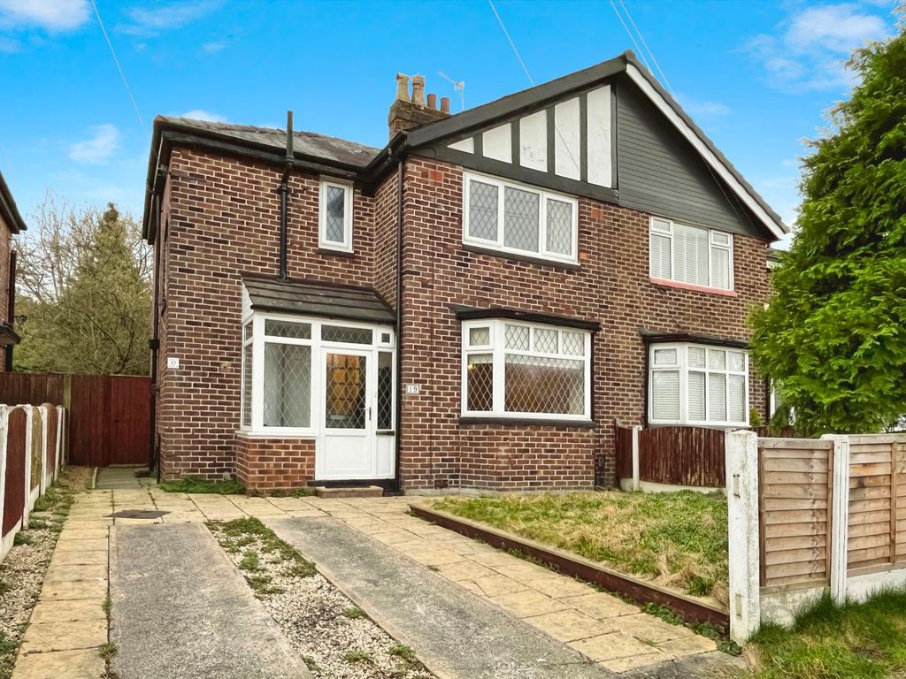 3 Bed Semi Detached House For Sale In Hawthorn Drive Burnage