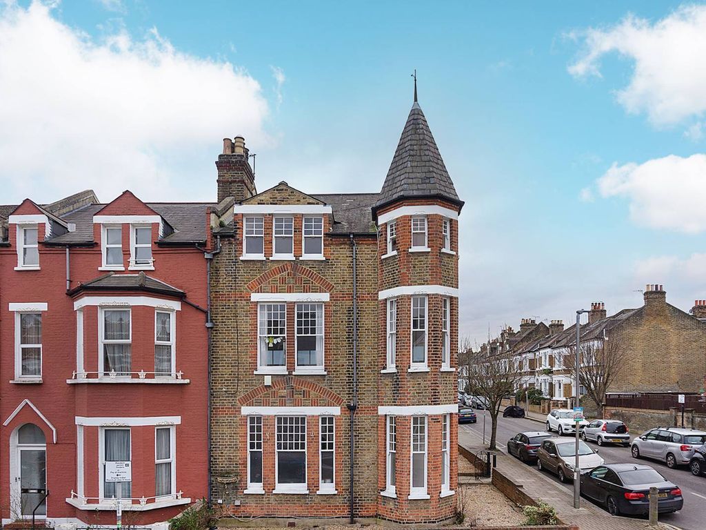 3 bed flat to rent in Oakhill Road, Putney, London SW15, £2,950 pcm ...