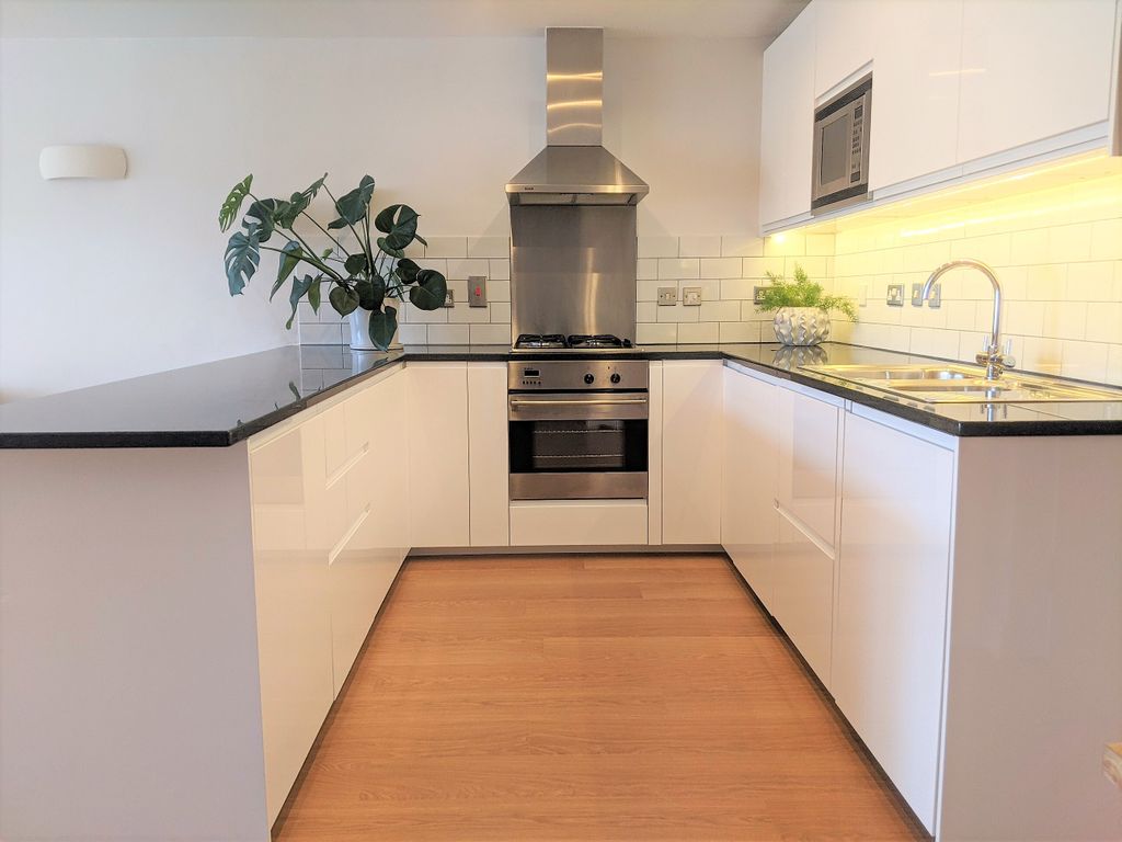 2 bed flat to rent in Tanner Street, London SE1 - Zoopla