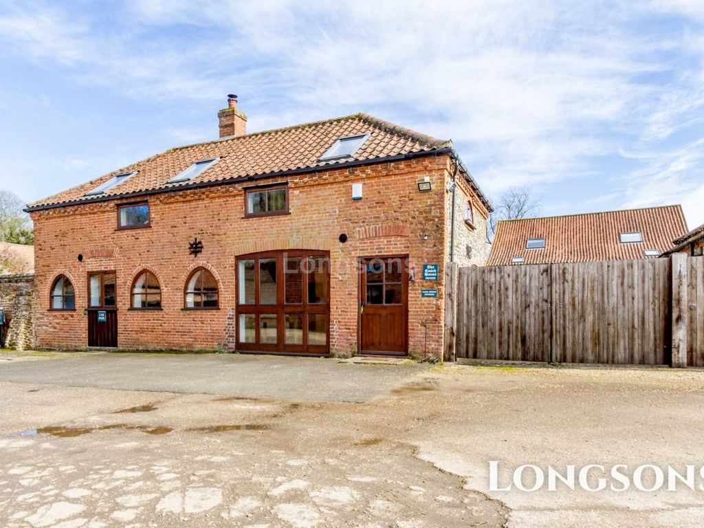 2 bed barn conversion to rent in Main Road, Little Fransham NR19 - Zoopla
