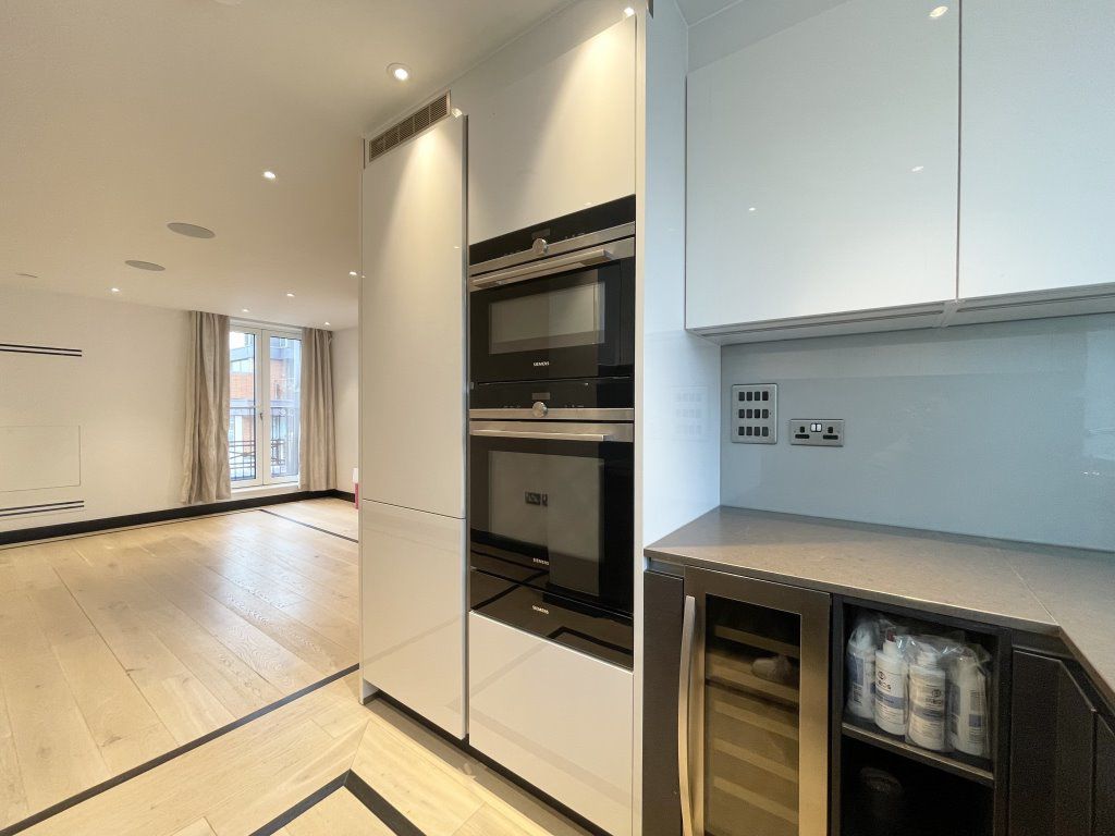 2 bed flat to rent in Chapter Street, London SW1P, £3,750 pcm - Zoopla