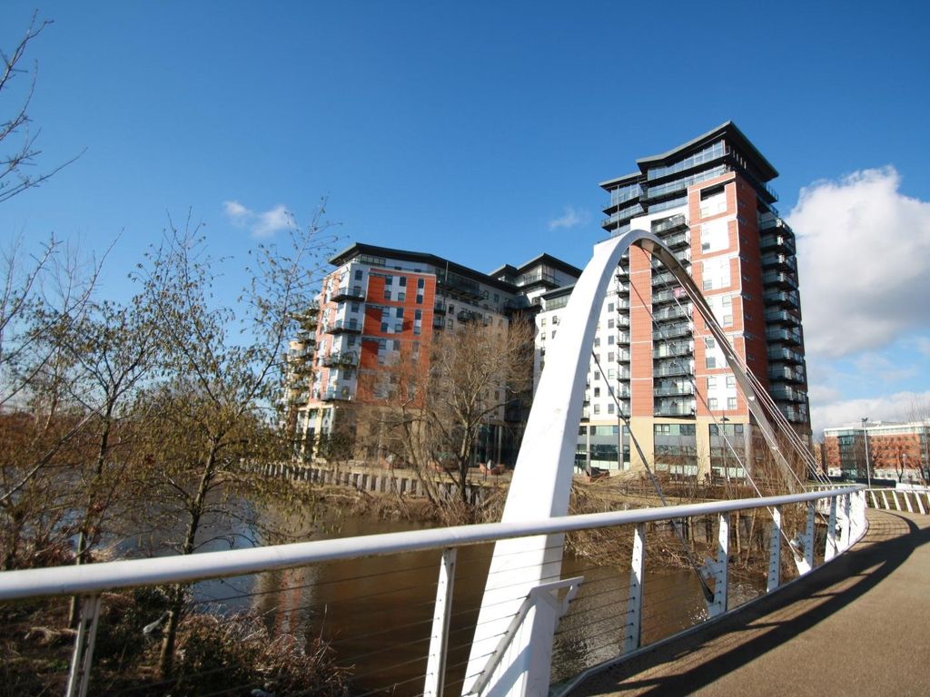 2 bed flat to rent in Riverside Way, Leeds, West Yorkshire, UK LS1 - Zoopla