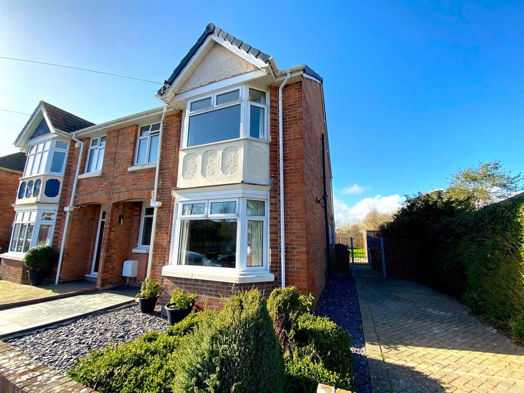 3 Bed Semi Detached House For Sale In Waverley Road Weymouth Dt3 £