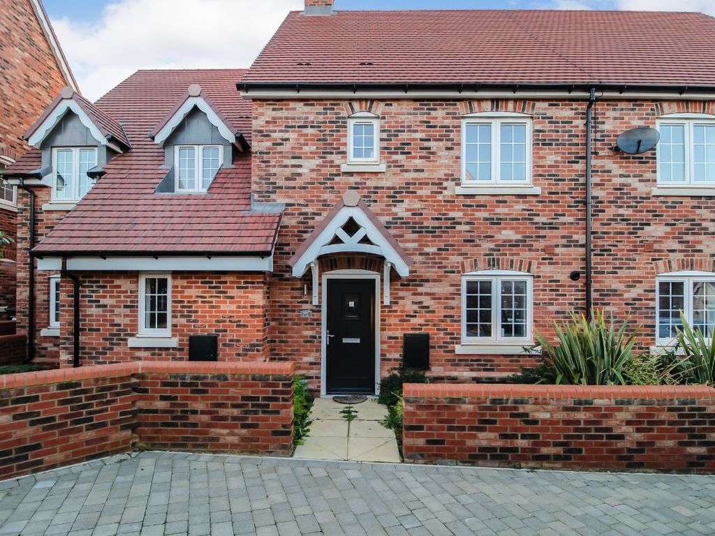 3 Bed Semi Detached House For Sale In Orchard Drive Kempston Bedford