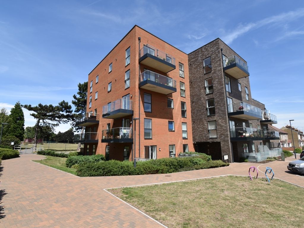 2 bed flat for sale in Larner Road, Erith DA8 - Zoopla