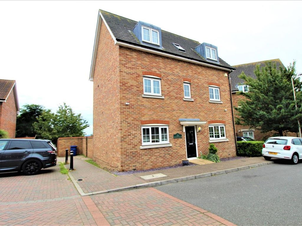5 Bed Detached House For Sale In Weymouth Drive Chafford Hundred