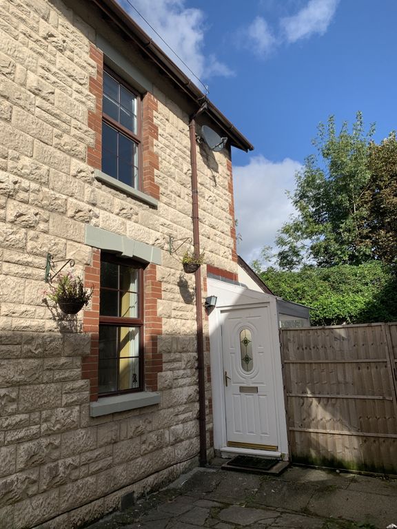 3 Bed End Terrace House To Rent In Highweek Road Newton Abbot Tq12 £