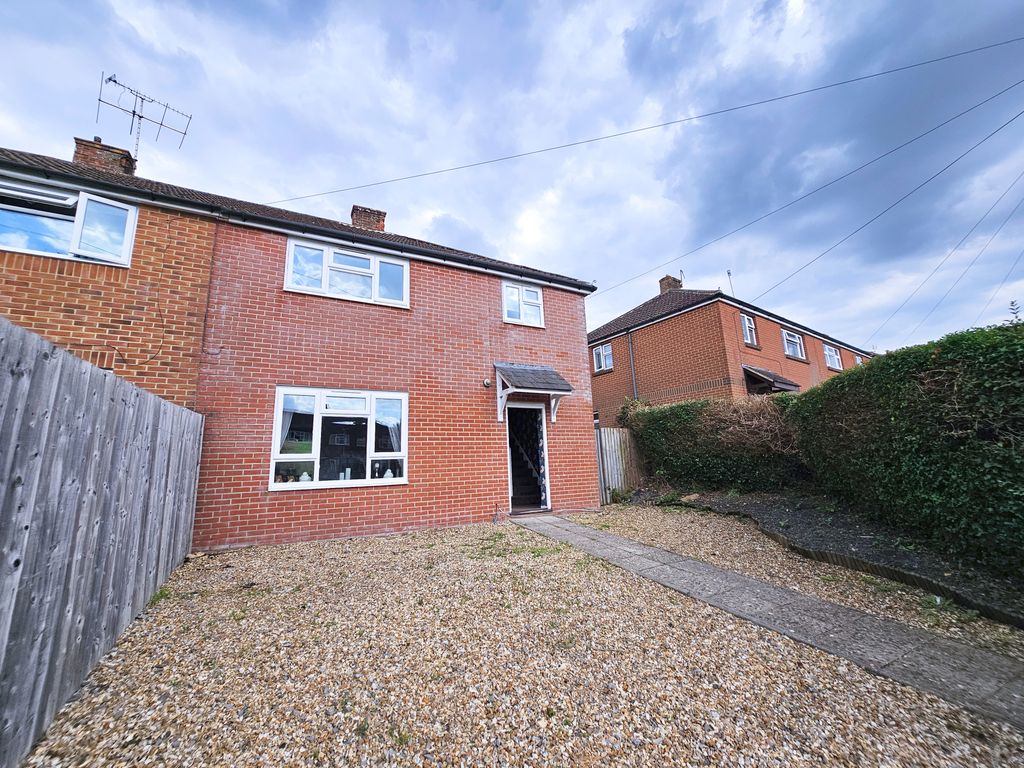 3 bed property to rent in Pinewood Way, Salisbury SP2, £1,400 pcm - Zoopla