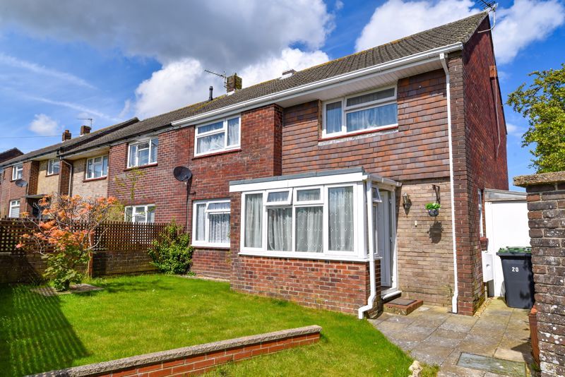 4 Bed Semi Detached House For Sale In Gordon Road Waterlooville Po7 £