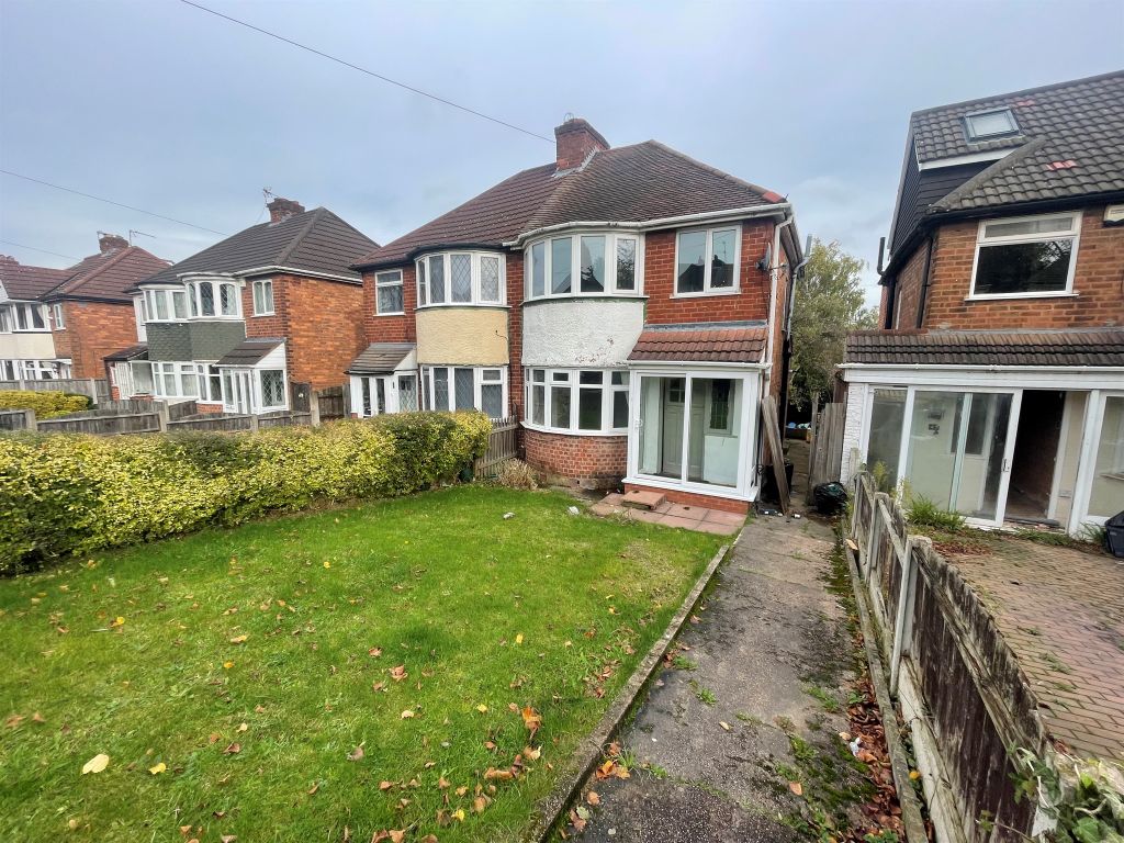 3 Bed Semi Detached House For Sale In Fowlmere Road Great Barr