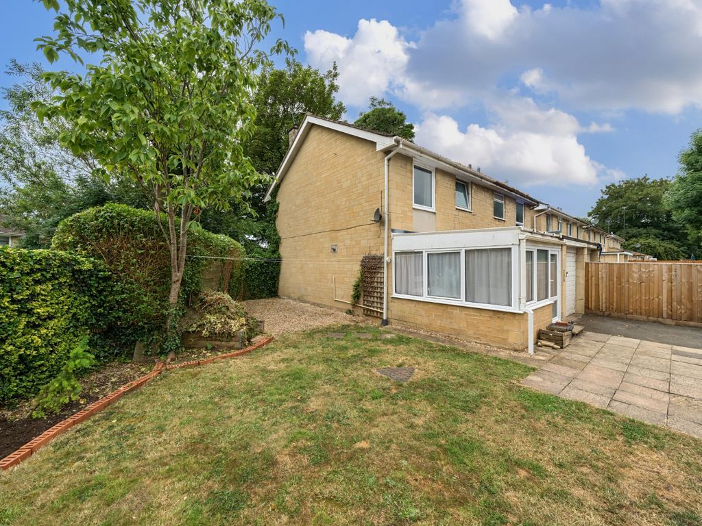 3 bed detached house for sale in Hereward Road, Cirencester GL7 - Zoopla