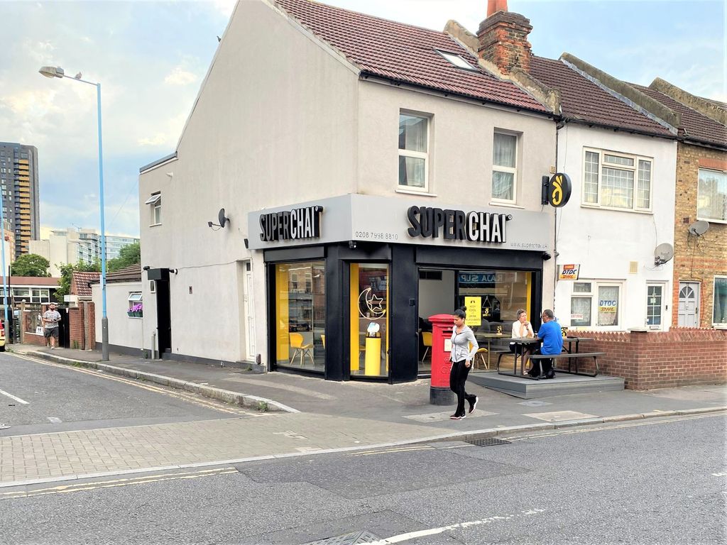 Restaurant/cafe to let in Kingsley Road, Hounslow TW3, £20,000 pa - Zoopla