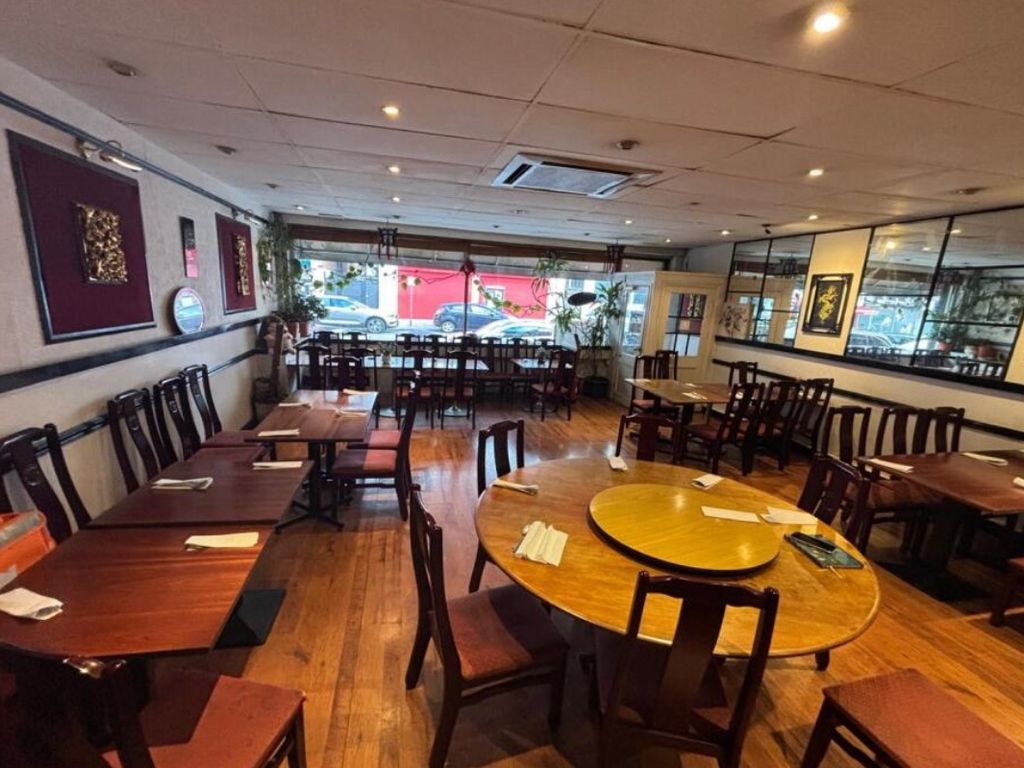 Sutton Parade, Church Road, Hendon NW4, Restaurant to let, £25,000 pa ...