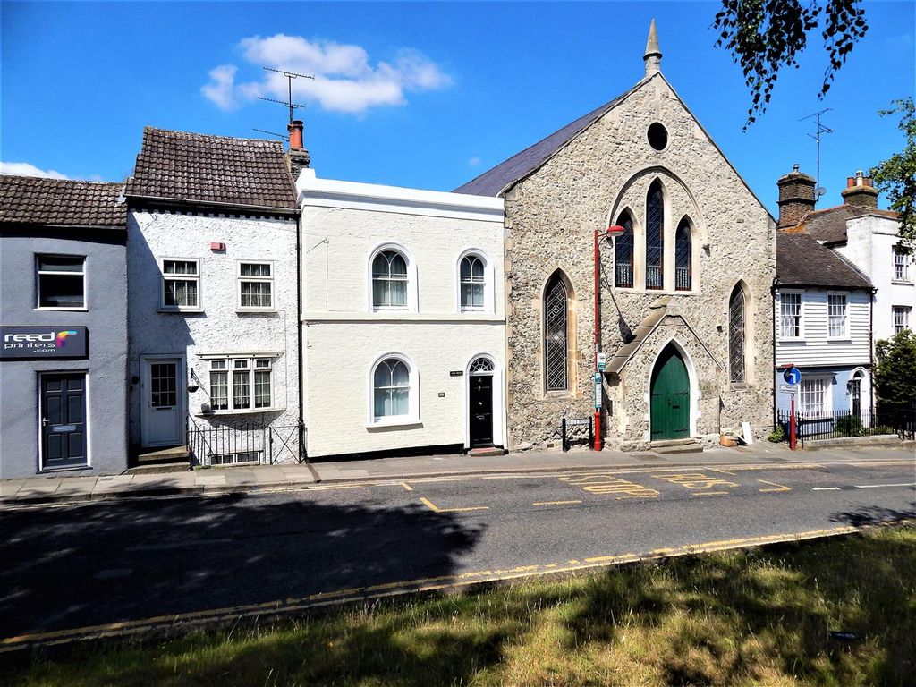 2 bed property for sale in Delce Road, Rochester ME1 - Zoopla