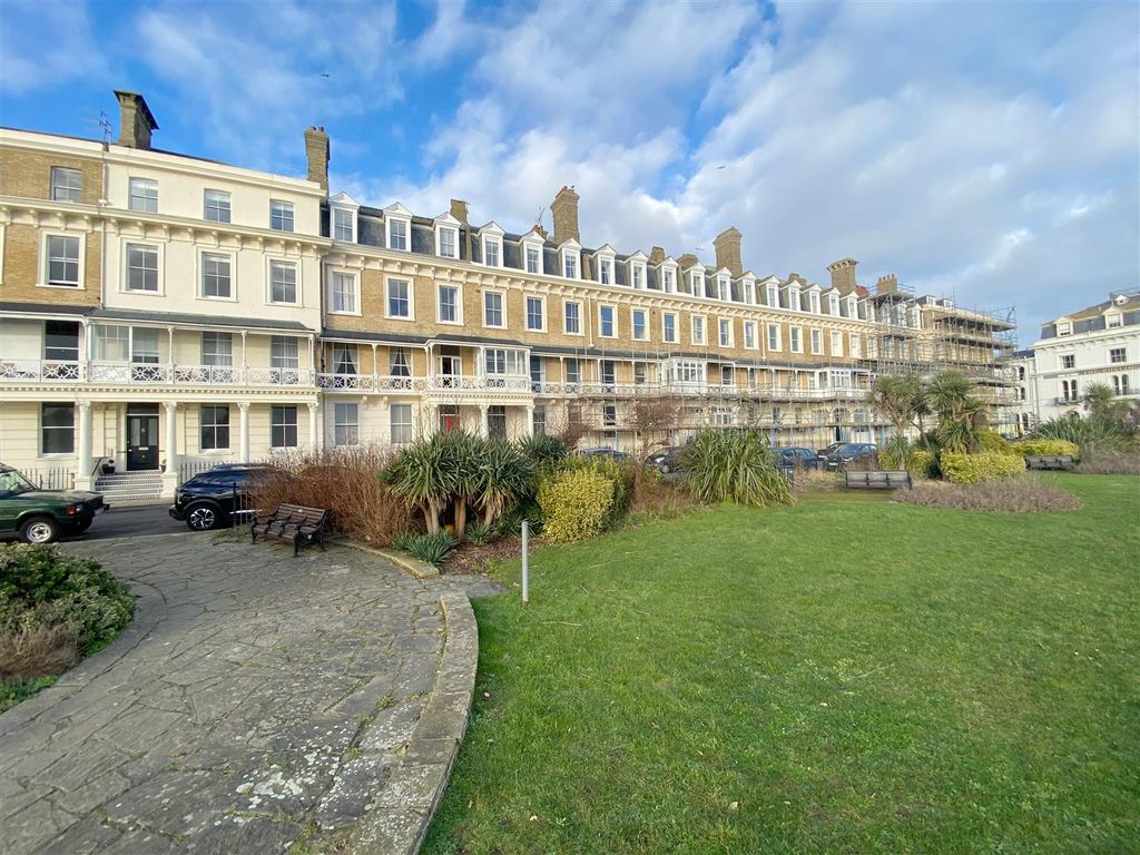 3 bed flat for sale in Heene Terrace, Worthing BN11 - Zoopla