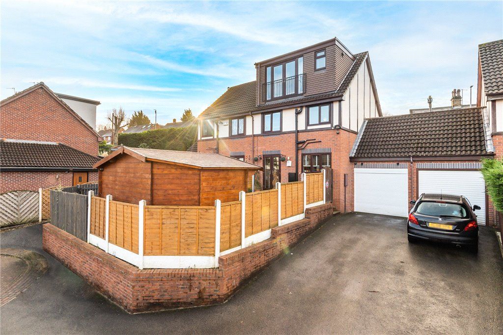 4 Bed Semi Detached House For Sale In Rochester Gardens Rodley Leeds