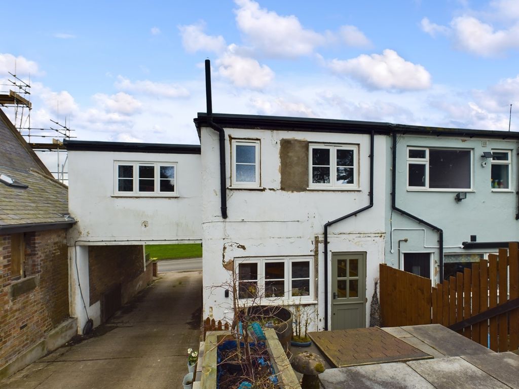 4 bed terraced house for sale in Lovell Garth, Foxholes, Driffield ...