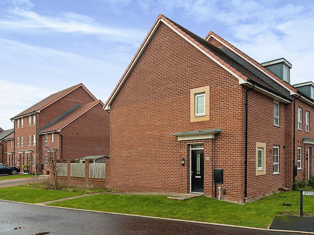 3 bed end terrace house for sale in Spitfire Drive, Preston PR4, £ ...