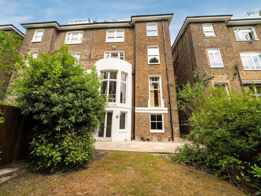 2 bed flat to rent in Belsize Park Gardens, London NW3, £3,750 pcm - Zoopla