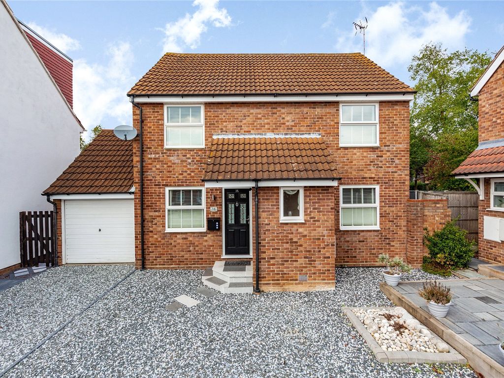 4 Bed Detached House For Sale In Barton Close South Woodham Ferrers