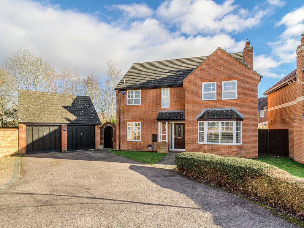 4 bed detached house for sale in Walton Road, Caldecotte, Milton Keynes ...