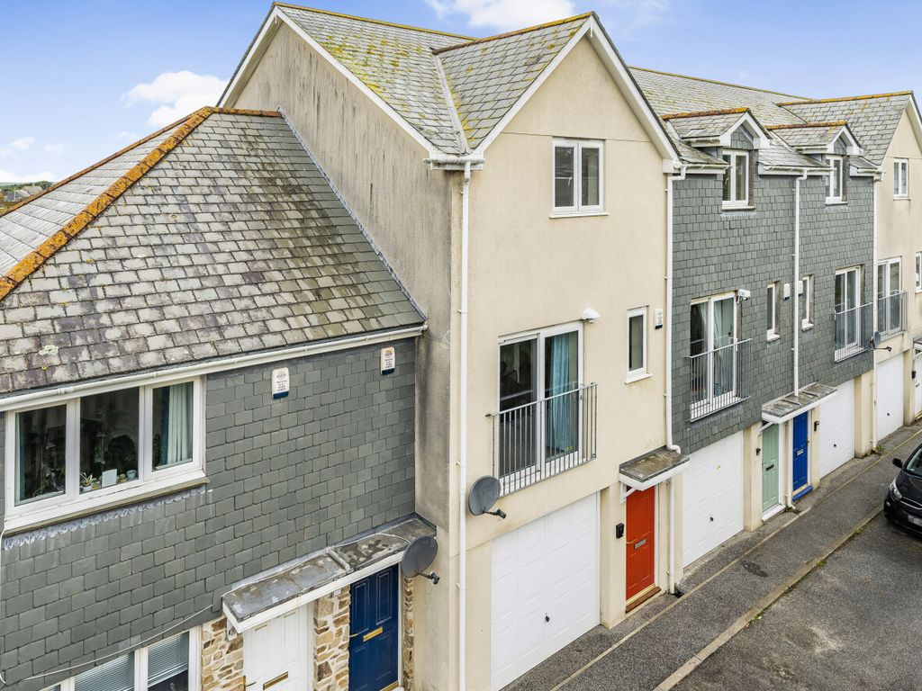 3 bed terraced house for sale in Cameron Court, West Charles Street ...