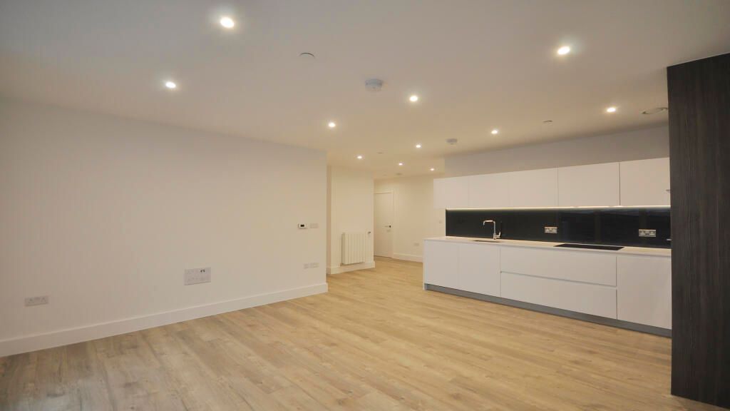 2 bed flat to rent in Rodney Road, London SE17, £3,200 pcm - Zoopla