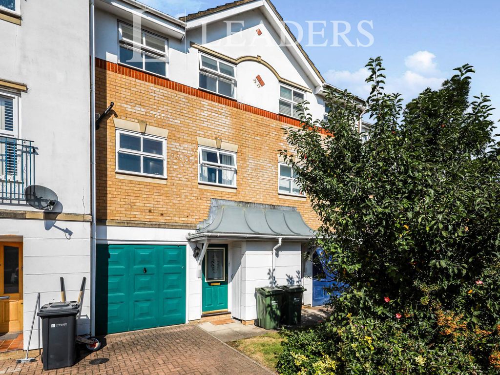 3 bed end terrace house to rent in Stocton Close, Guildford GU1, £1,950 ...