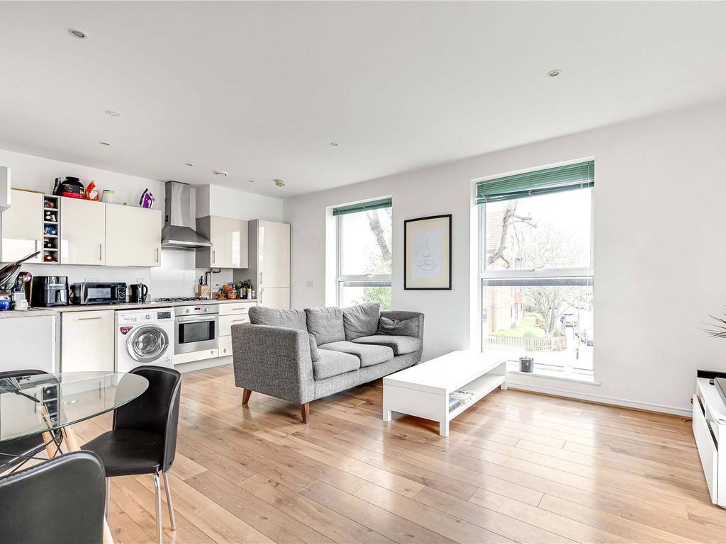 2 bed flat for sale in Old Devonshire Road, London SW12, £625,000 - Zoopla