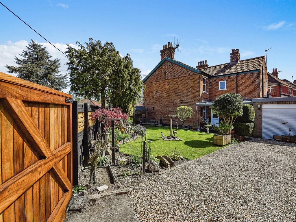 3 Bed Semi Detached House For Sale In Eden Vale Road Westbury Ba13