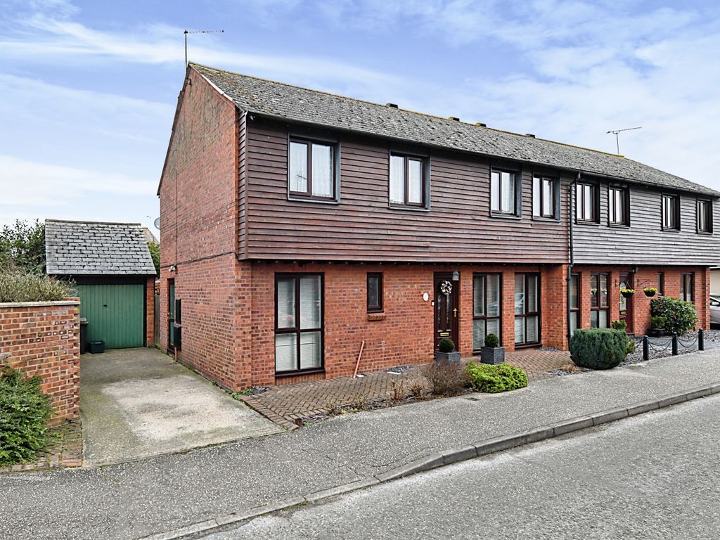 4 bed semi-detached house for sale in Roding Leigh, South Woodham ...
