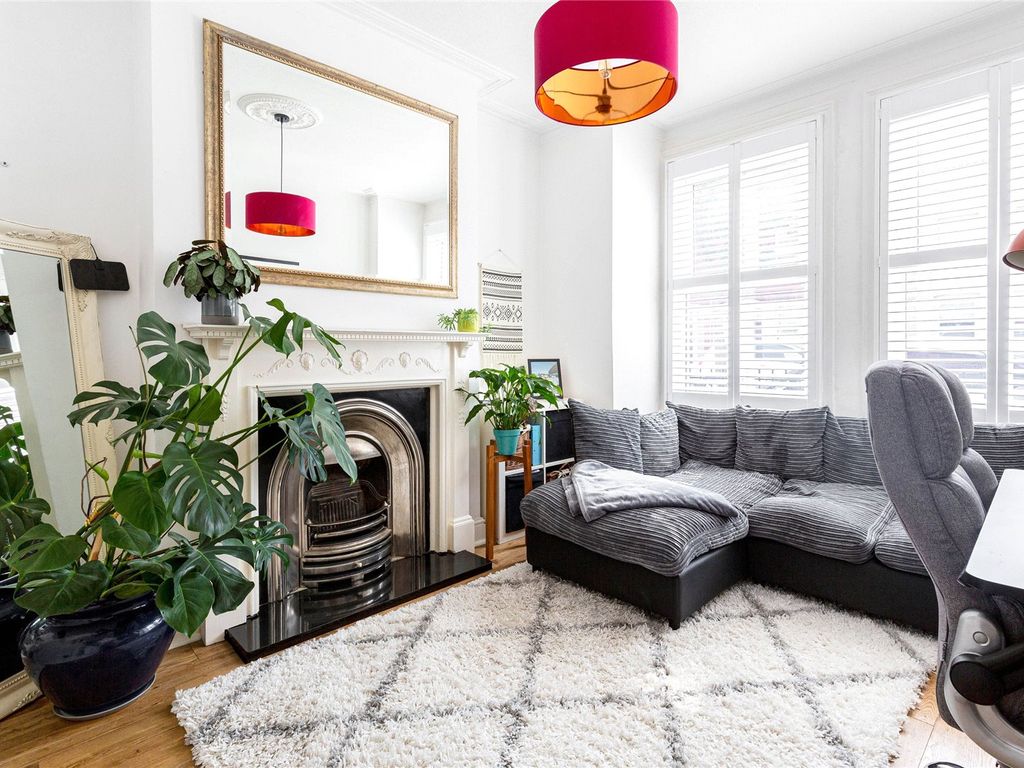 2 bed maisonette for sale in Leverson Street, Furzedown SW16 - Zoopla