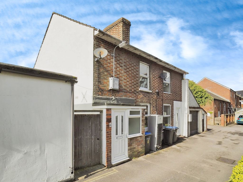 2 bed cottage for sale in Station Terrace, Windsor Road, Salisbury SP2, £210,000 - Zoopla