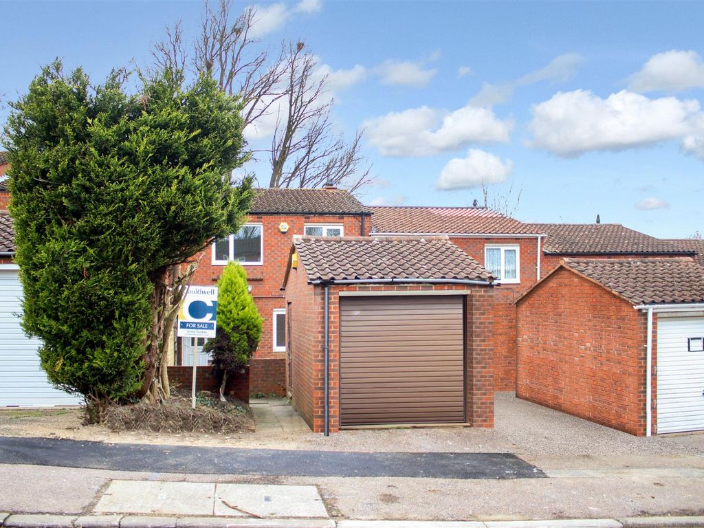 3 bed terraced house for sale in Turnmill Avenue, Springfield, Milton ...