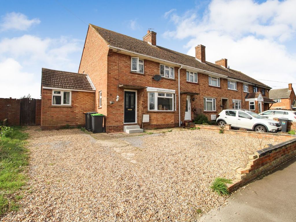 3 Bed End Terrace House For Sale In Tithe Barn Road Wootton Bedford