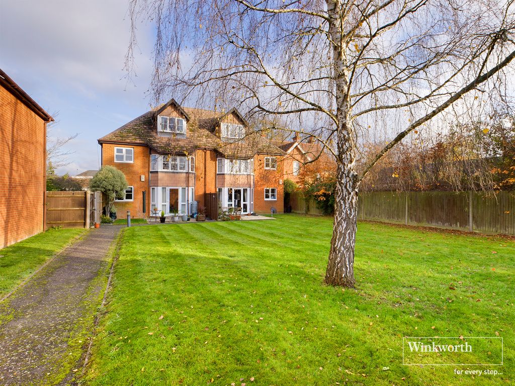 2 bed flat for sale in Mansell Court, Shinfield Road, Reading ...