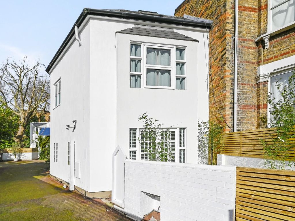 4 bed flat for sale in Ickburgh Road, Hackney E5, £750,000 - Zoopla