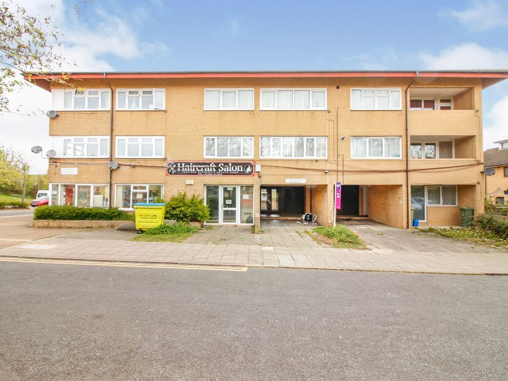 1 bed flat for sale in Conniburrow Boulevard, Conniburrow, Milton ...