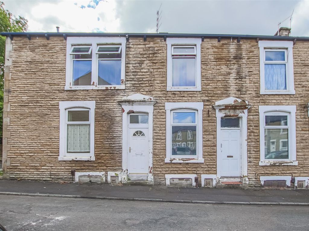 4 bed terraced house for sale in Forest Street, Burnley BB11 - Zoopla