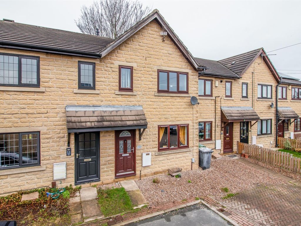 3 bed town house for sale in Ealing Court, Batley WF17, £160,000 - Zoopla