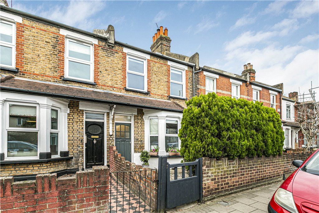 3 bed terraced house for sale in Hounslow Road, Twickenham TW2, £625,000 - Zoopla