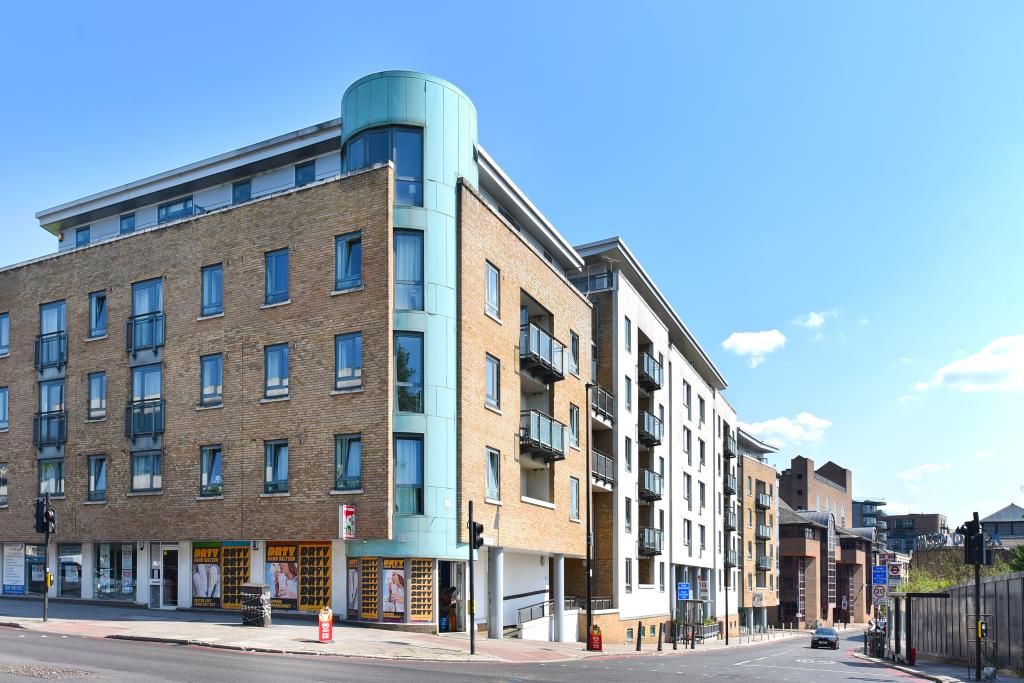 2 bed flat for sale in Eluna Apartments, Wapping Lane E1W - Zoopla