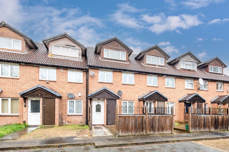 2 Bed Property For Sale In Brangwyn Crescent Colliers Wood London