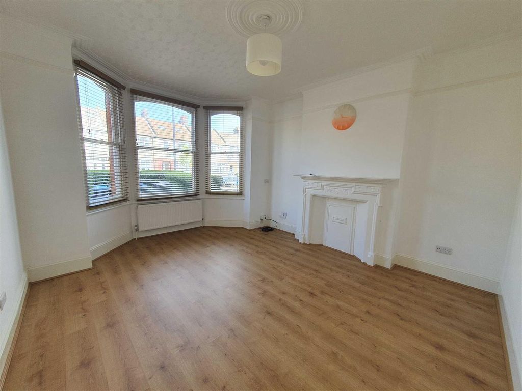2 bed flat to rent in Wrottesley Road, London NW10 - Zoopla
