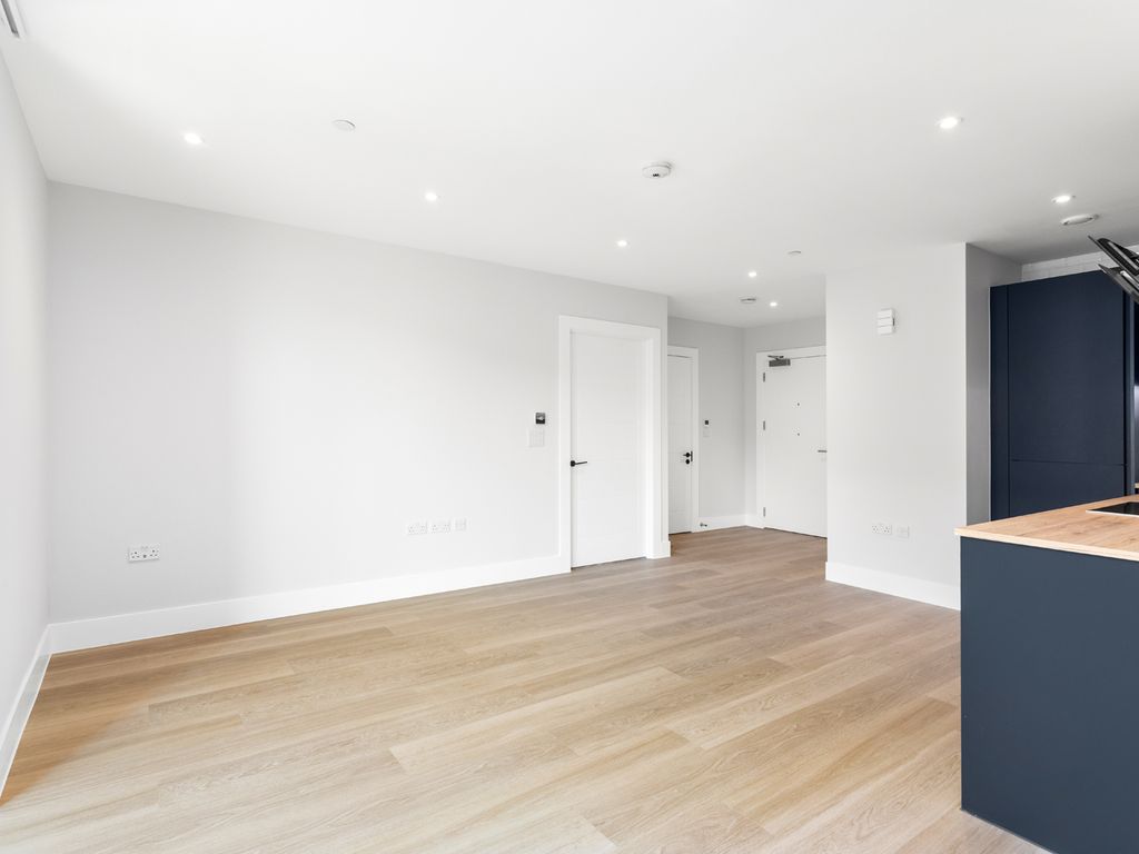 New home, 2 bed flat for sale in Saunders Park View, Brighton BN2, £ ...