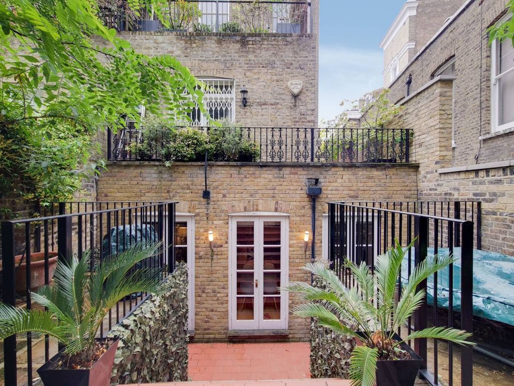 2 bed flat for sale in Harcourt Terrace, Chelsea, London SW10, £ ...